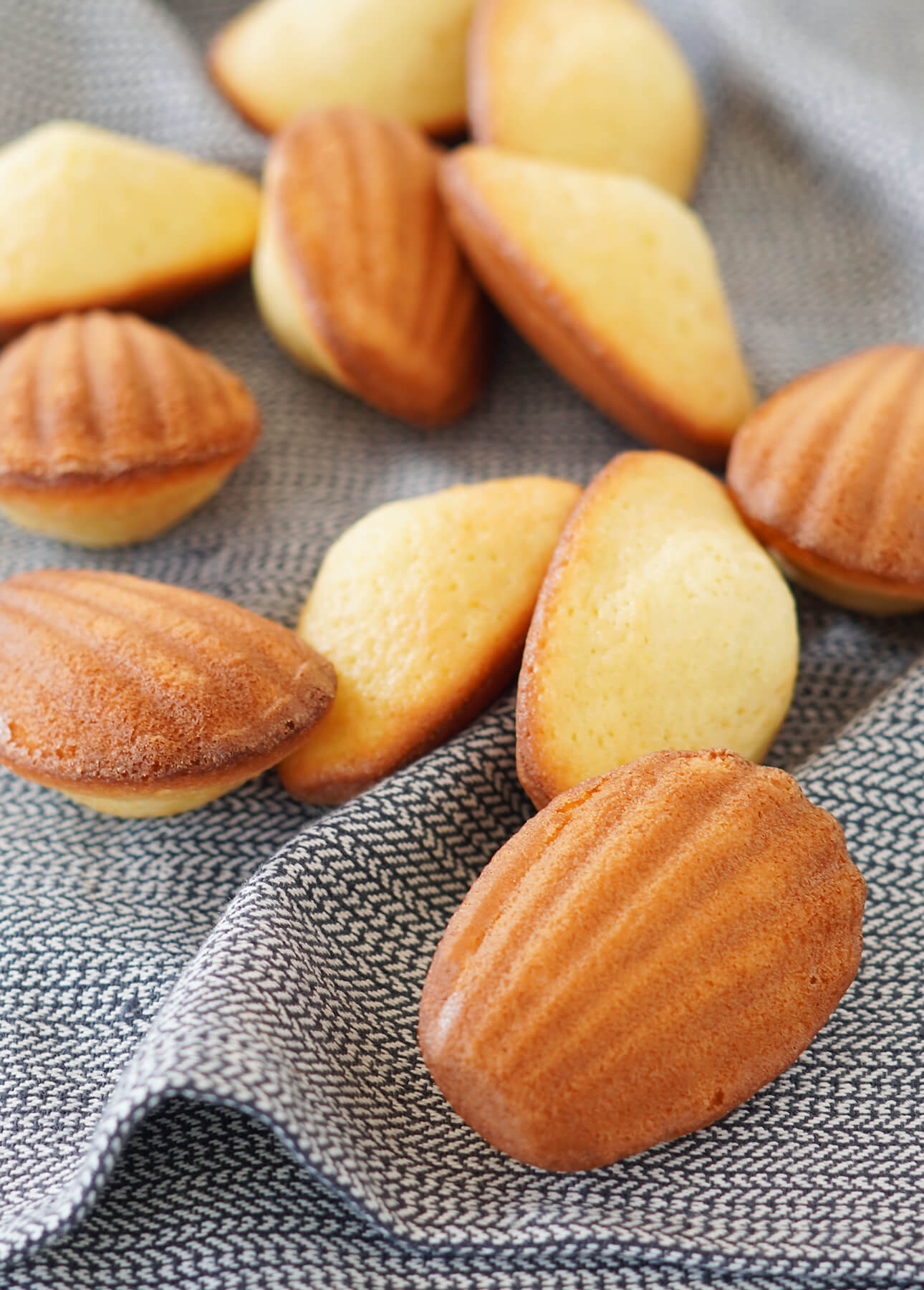 How to Make Classic Madeleines (VIDEO) - Food Nouveau